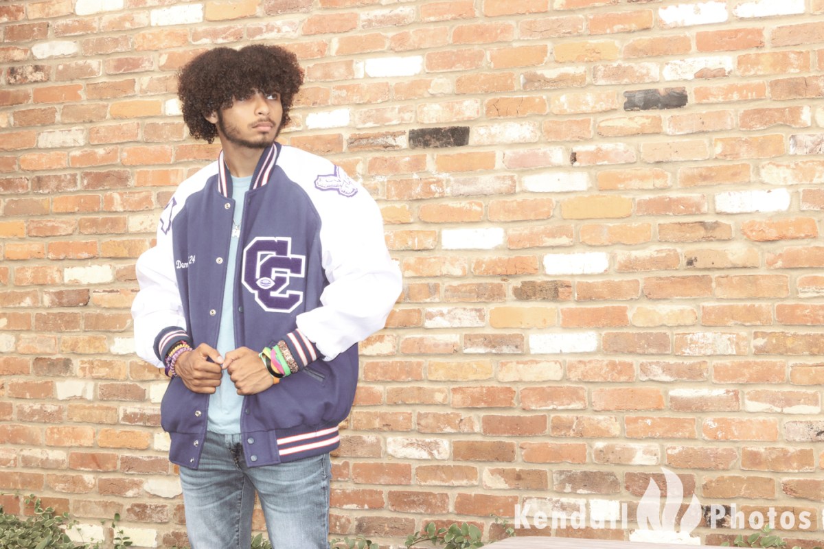 Demetrius Edgeston Senior Portraits – Kendall Fire Photos